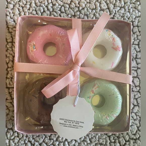 Maison De Base | Bath & Body | Nwt Donut Bath Bomb Fizzer Set Madison ...